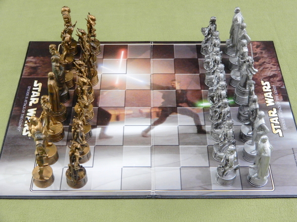 star-wars-attack-of-the-clones-chess-set-1 – Wayne's Books